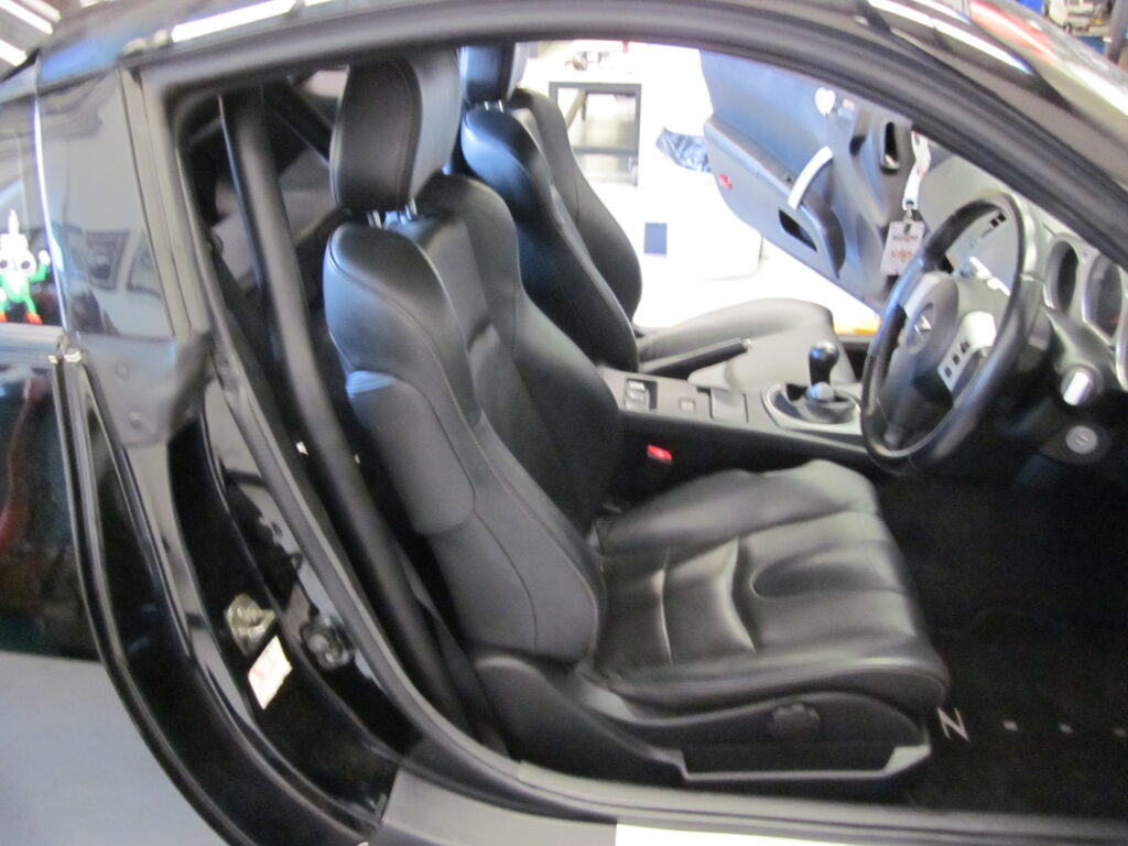 (A) Nissan 350Z - Half Cage - 4 point Bolt In - AGI ROLL CAGES