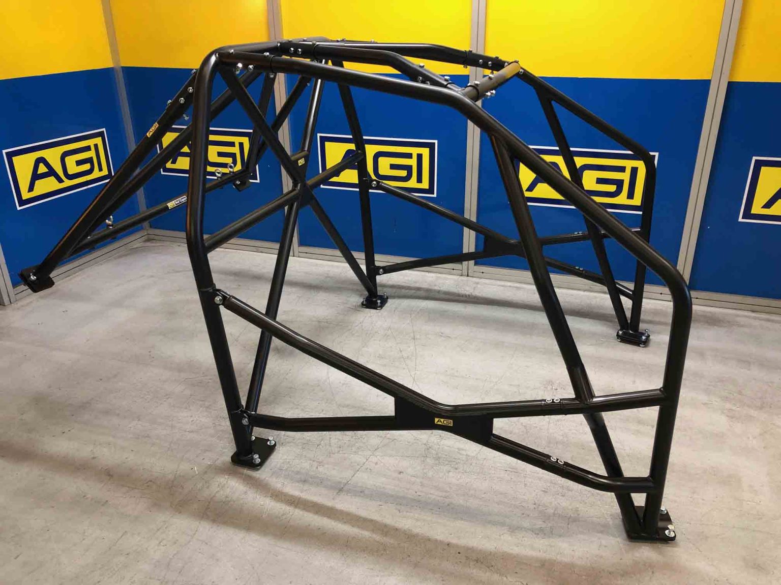 (A) BMW E30 - 2 door - Half cage (4 point) Bolt in - AGI ROLL CAGES