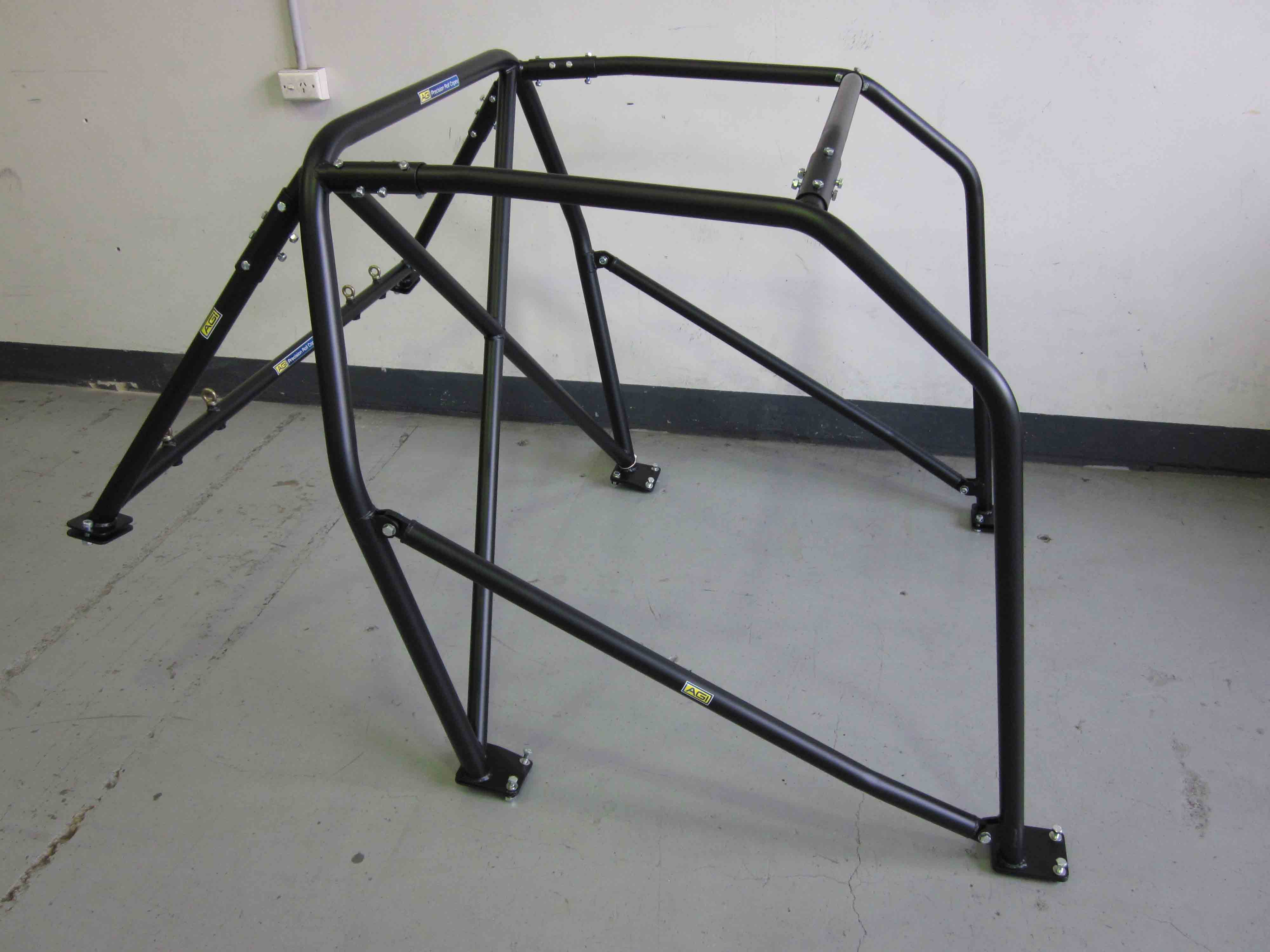 (C) Toyota Corolla KE70 - 6pt - Full cage Bolt in - AGI ROLL CAGES